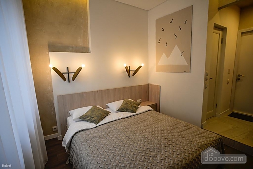 Pyramid apartment in the city center (54113), Studio Apartment in Kiev