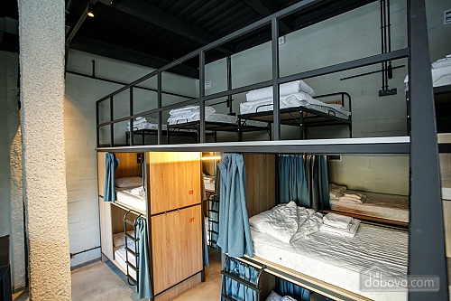 Bed in a 12-bed dormitory room (42291), Studio Apartment in Kiev