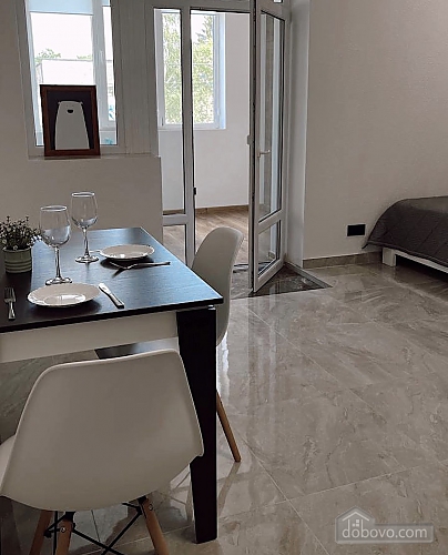 Beautiful clean apartment with modern renovation. Near the center and ...